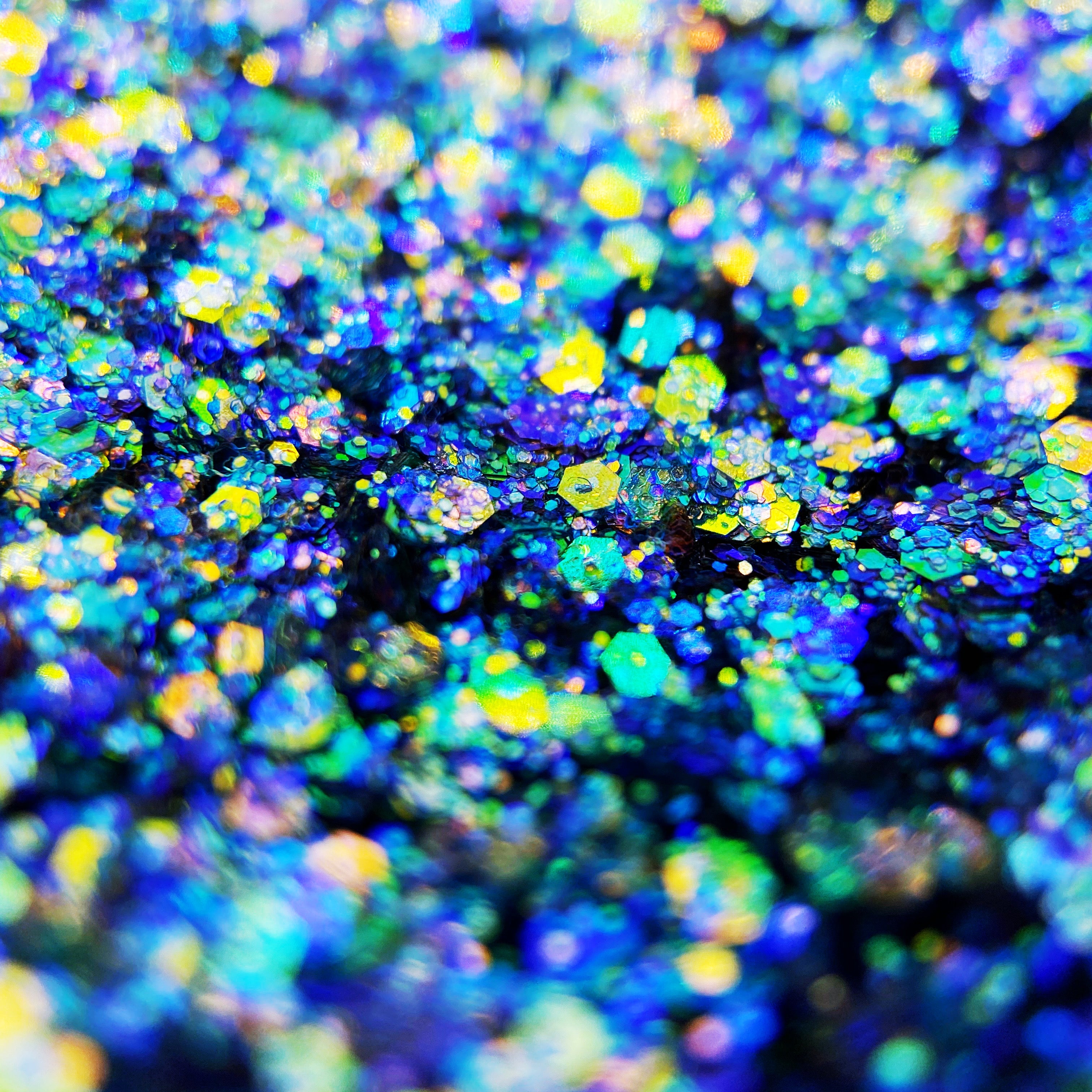 The History of Glitter in Makeup: From Ancient Glamour to Modern Spark ...